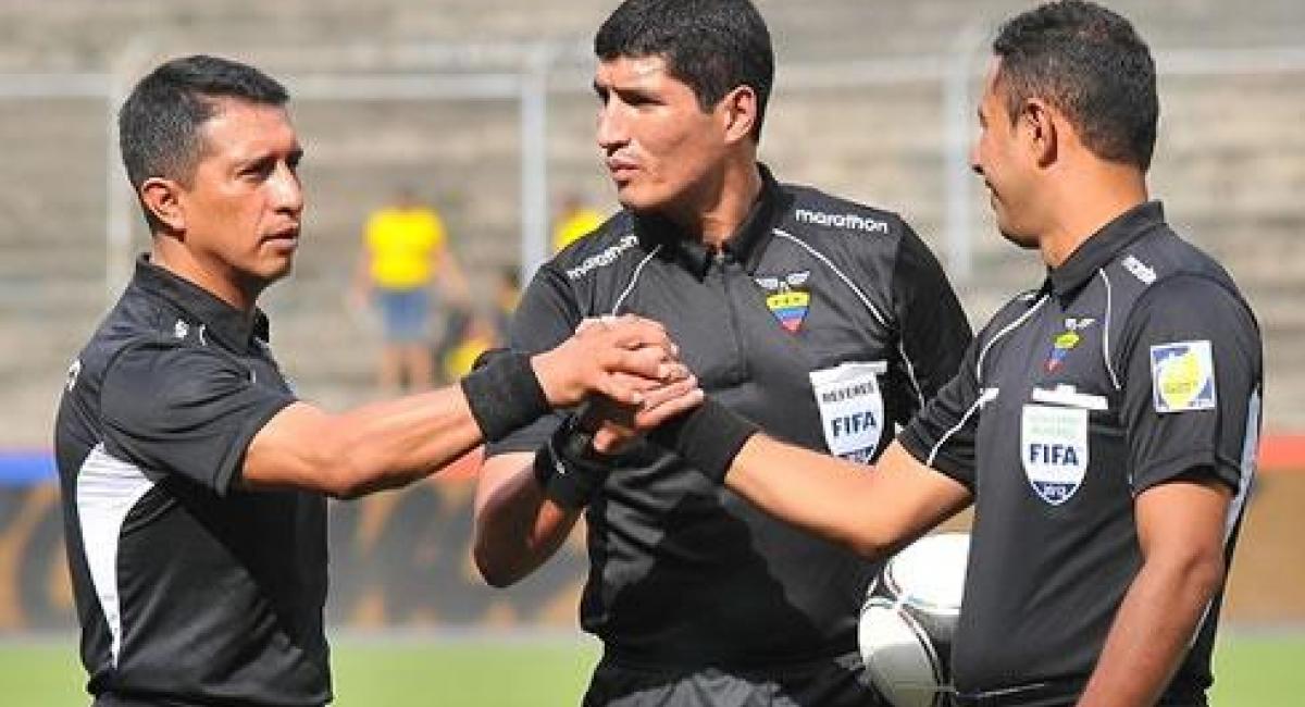 Fútbol Ecuador Serie A Listos los árbitros y horarios para la última ... Fútbol Ecuador Serie A Listos los árbitros y horarios para la última ...